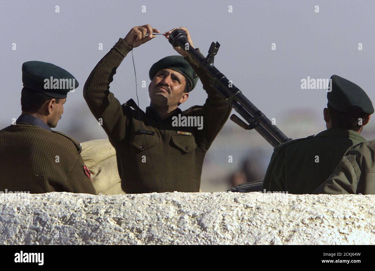 Pakistani border hi-res stock photography and images - Alamy