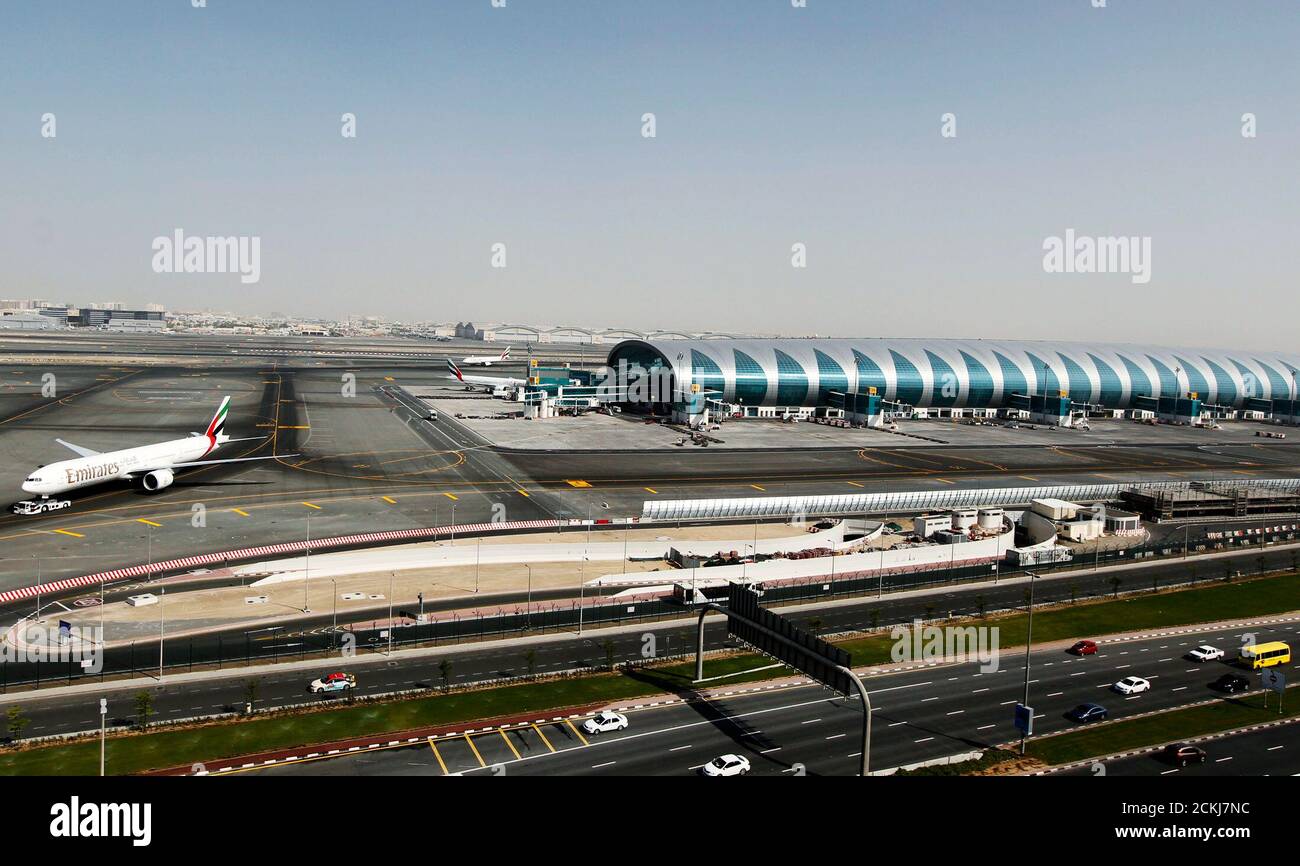 First airport hi-res stock photography and images - Alamy