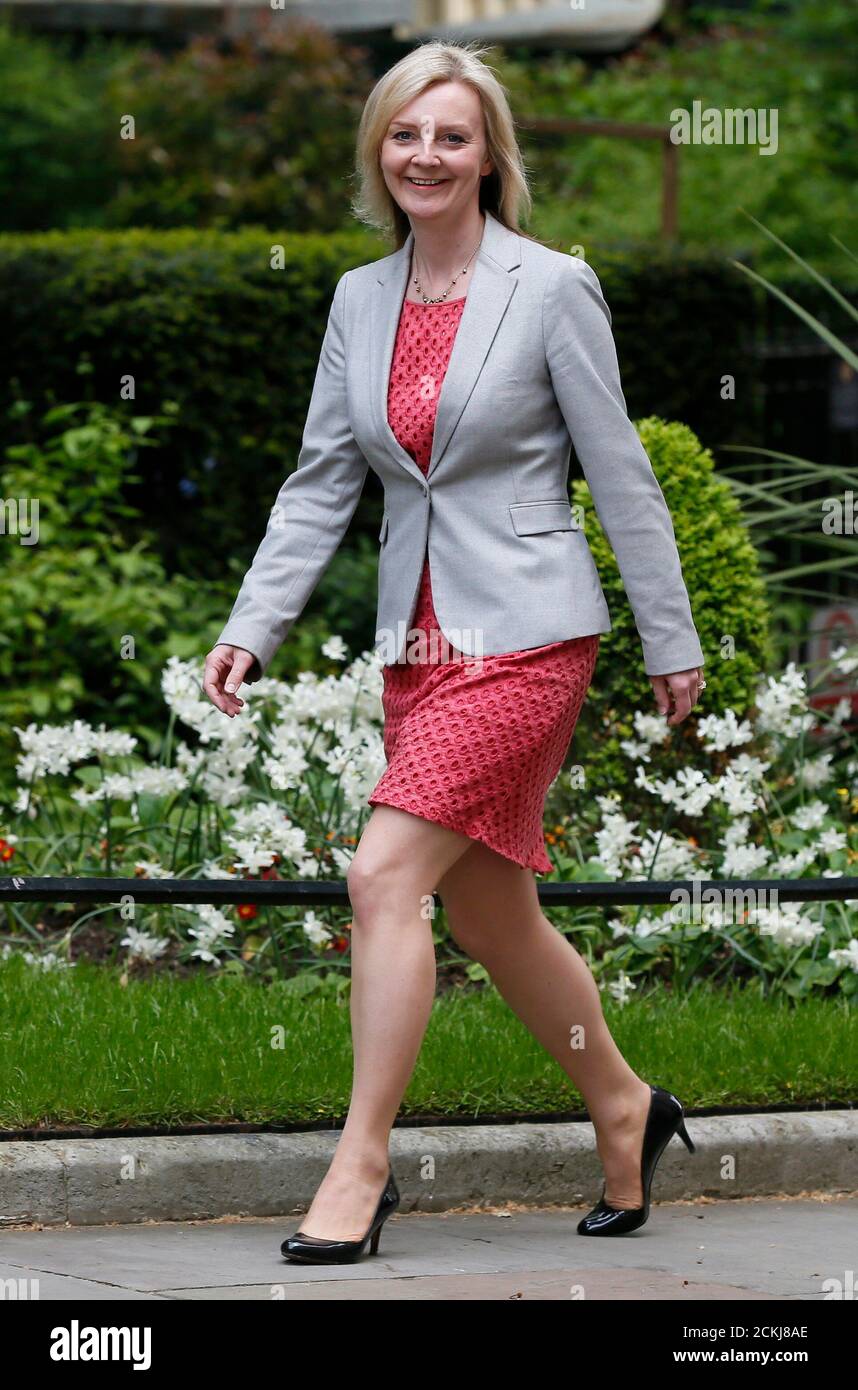 Liz truss prime minister cabinet hi-res stock photography and images ...