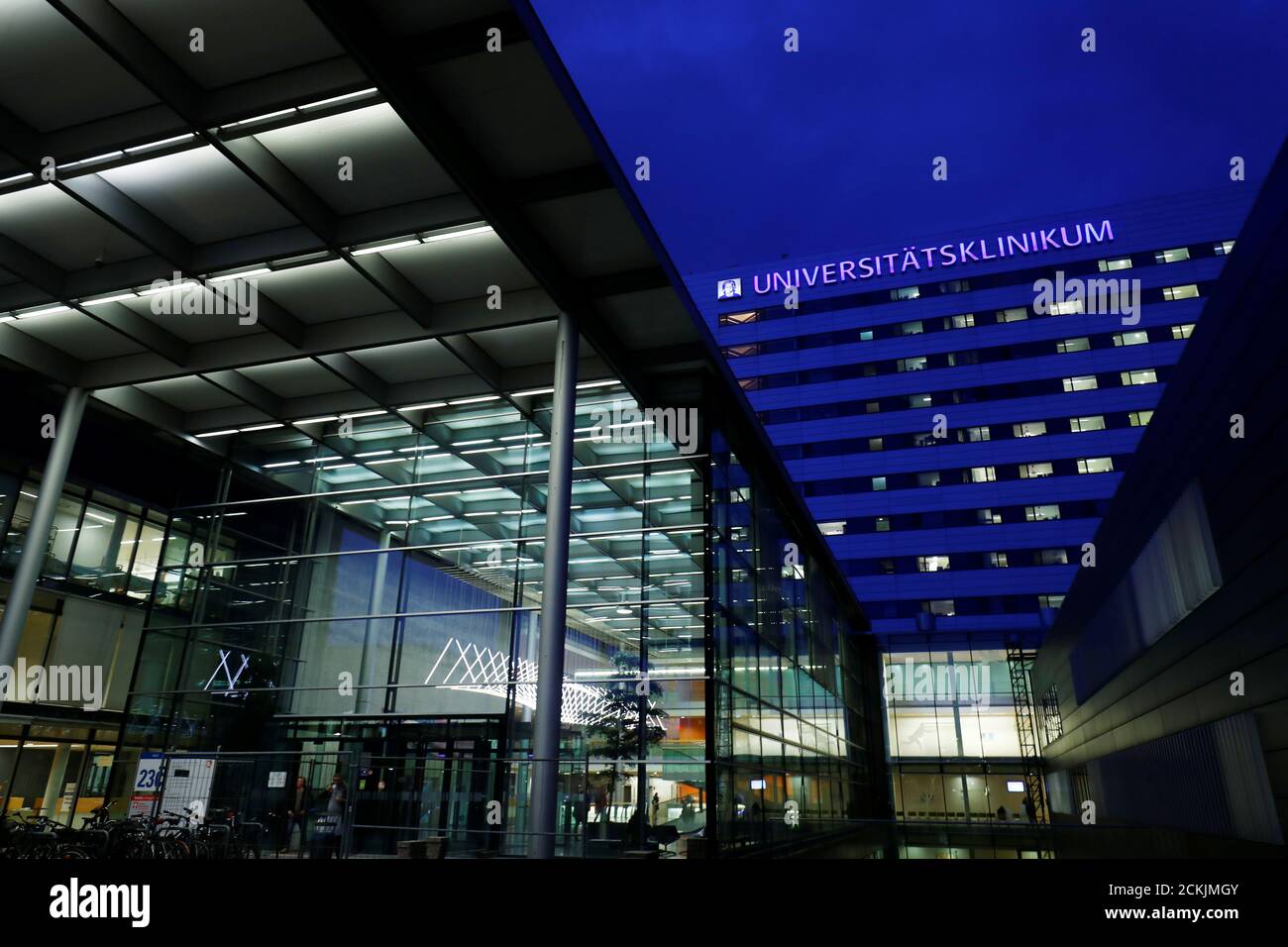 Universitaetsklinikum Frankfurt Hi res Stock Photography And Images Alamy Universitaetsklinikum Frankfurt Hi res Stock Photography And Images Alamy