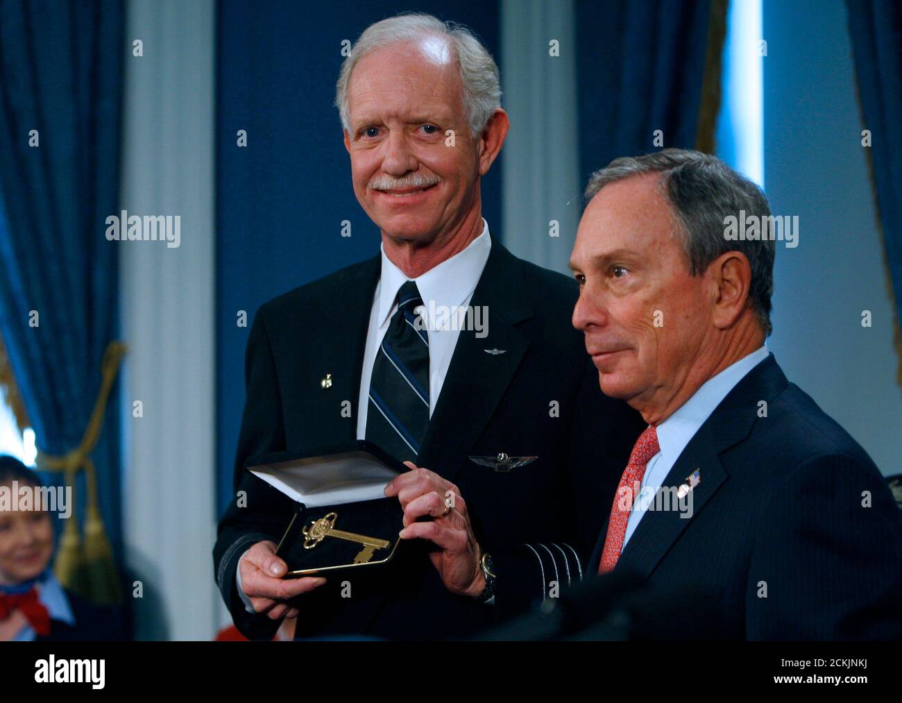 Chesley sullenberger pilot hi-res stock photography and images - Alamy