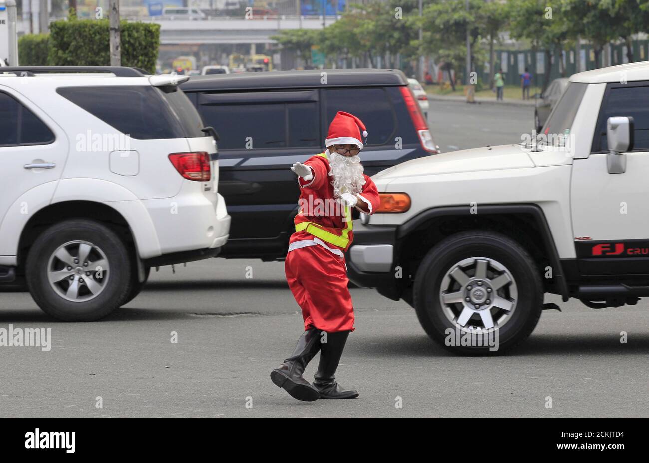 Traffic intersection city manila High Resolution Stock Photography and ...