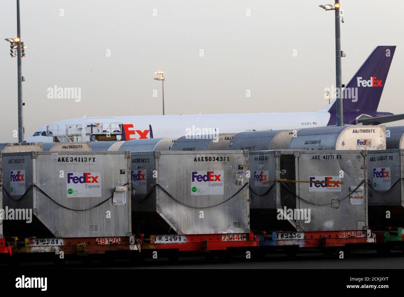Fedex hub hi-res stock photography and images - Alamy