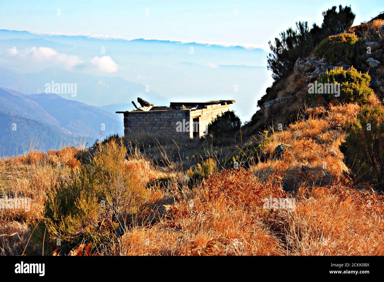 to the adventure among the historical ruins abandoned on the Apuan Alps ...