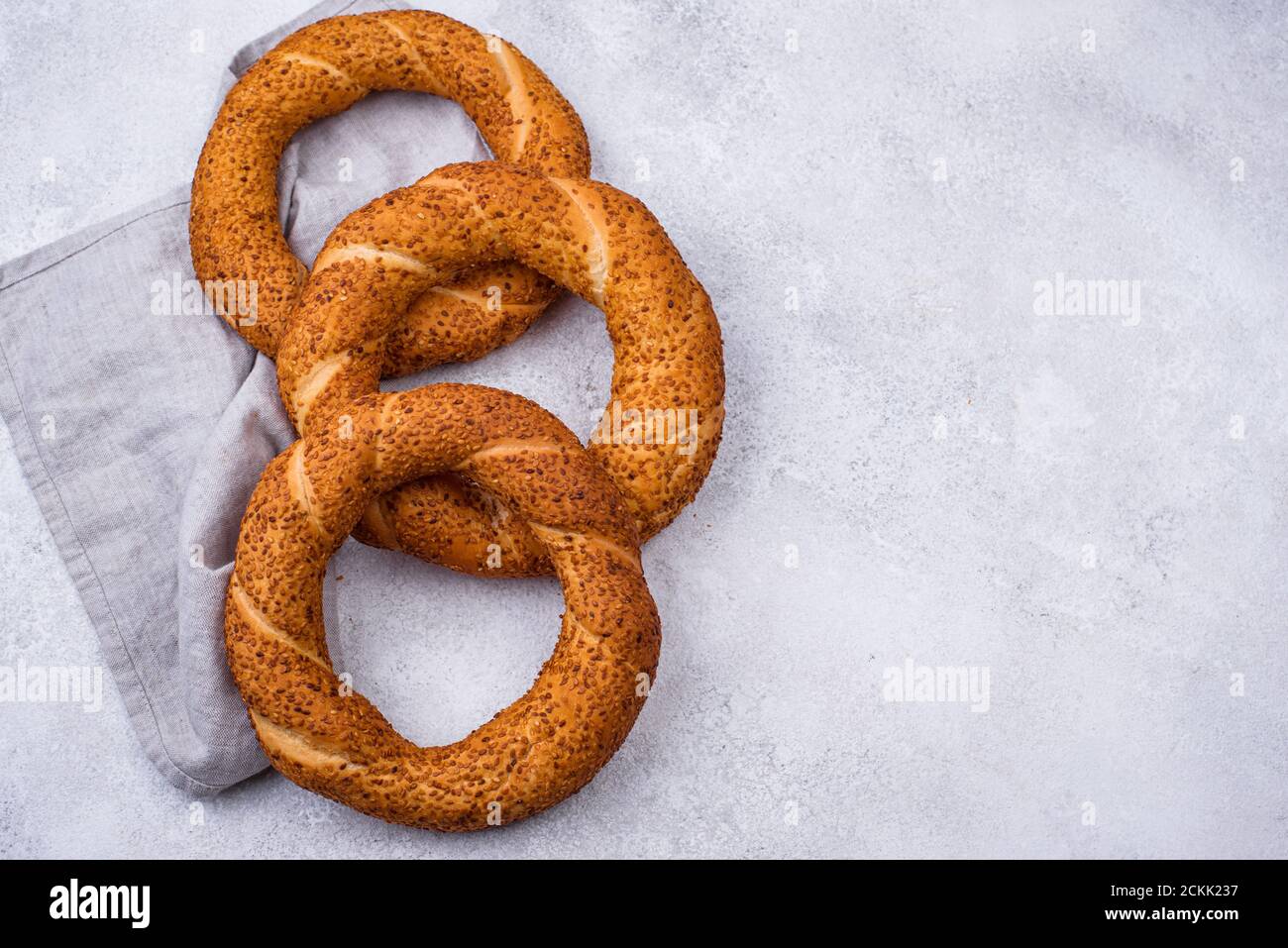 Traditional Turkish simit with sesame Stock Photo - Alamy