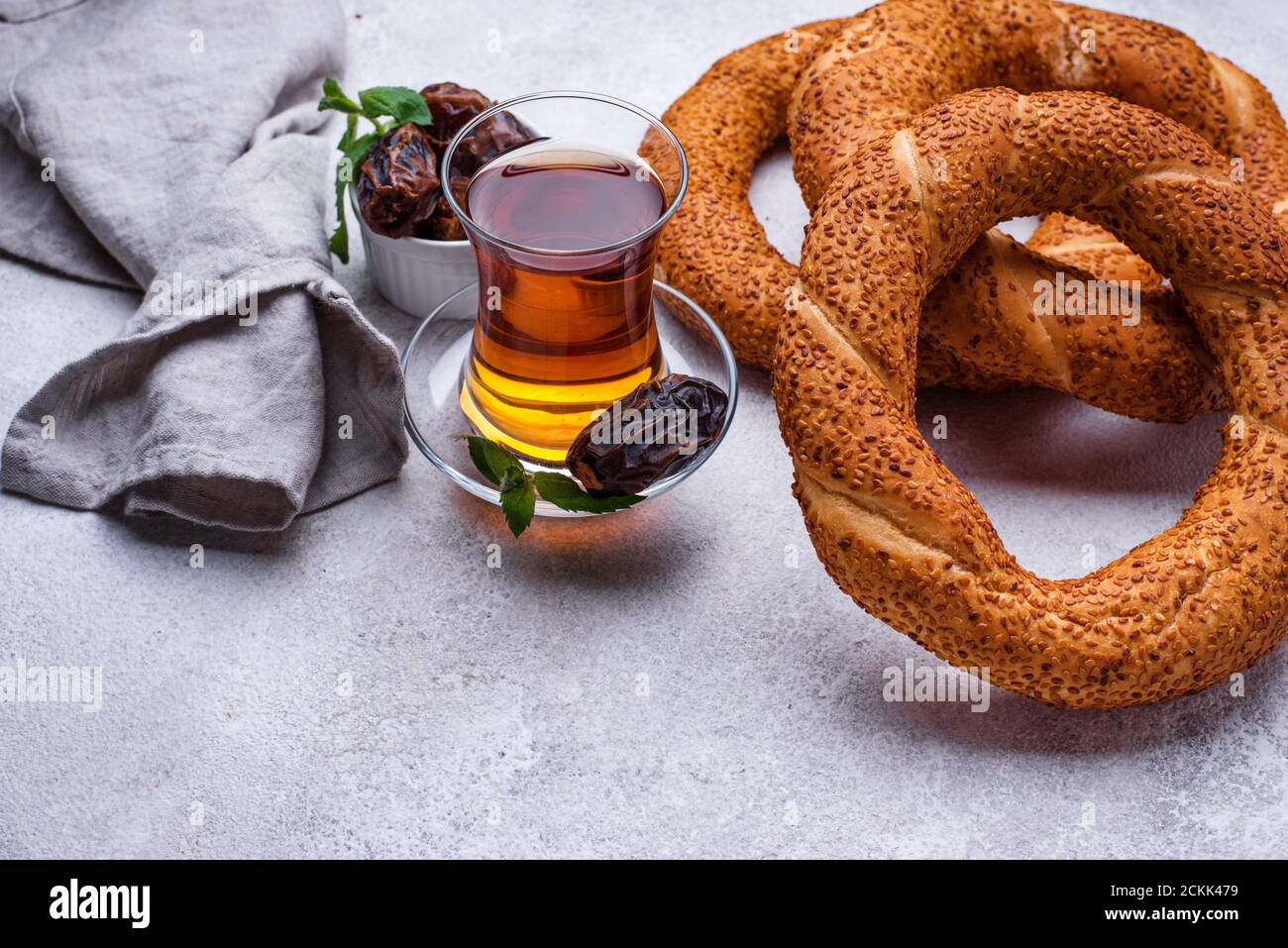 Traditional Turkish simit with sesame Stock Photo - Alamy