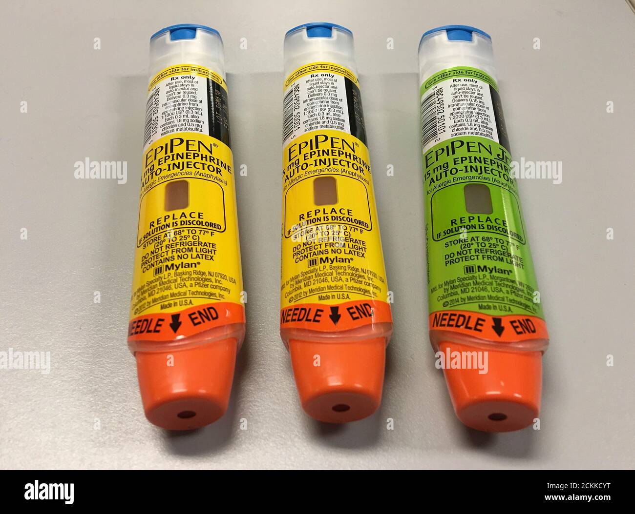 Epinephrine pens hi-res stock photography and images - Alamy