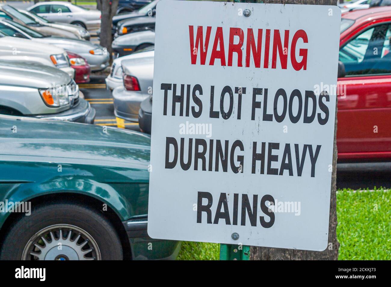 Flooding warning sign hi-res stock photography and images - Alamy