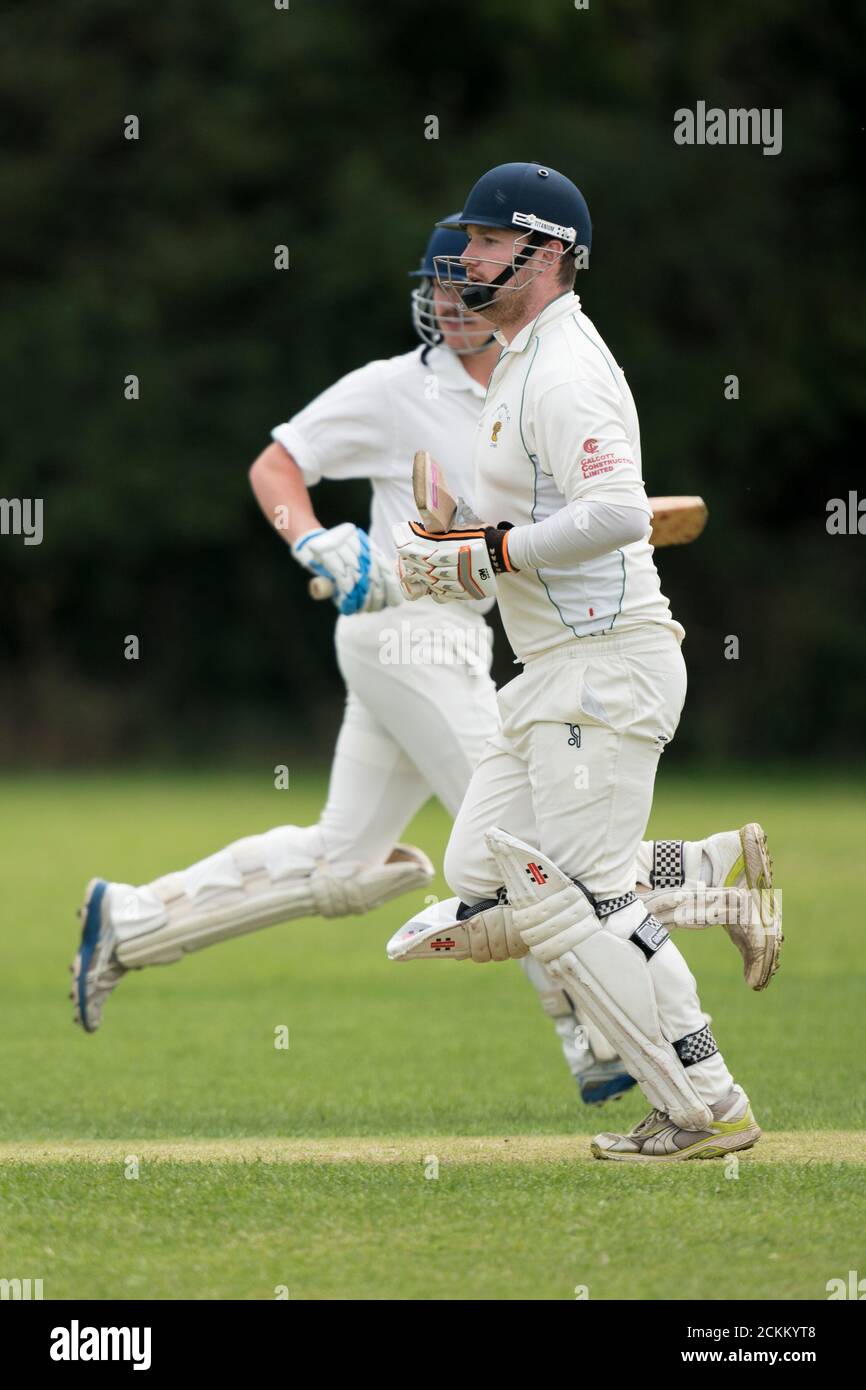 Batsmen making runs hi-res stock photography and images - Alamy
