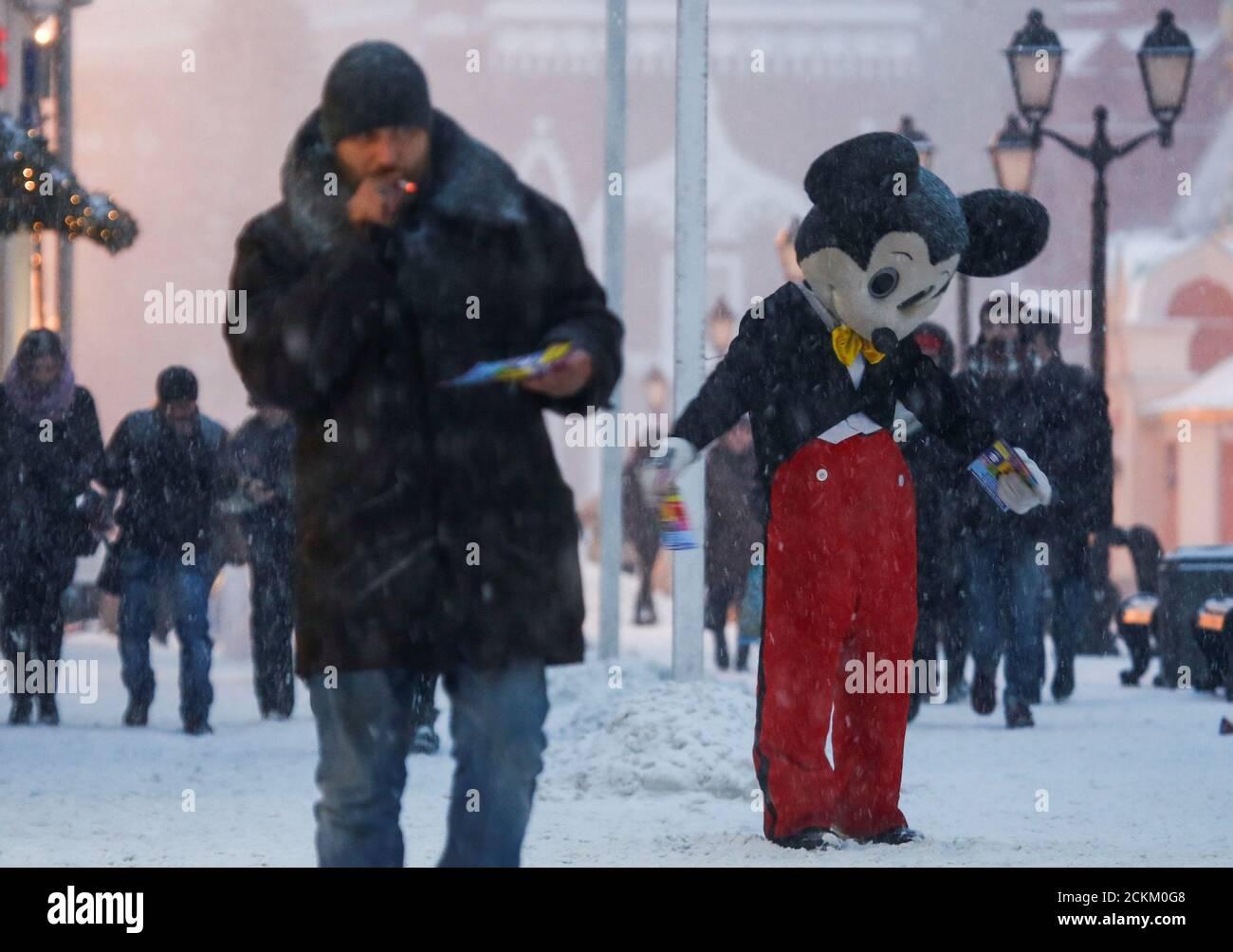 Walt disney with mickey mouse hi-res stock photography and images - Alamy
