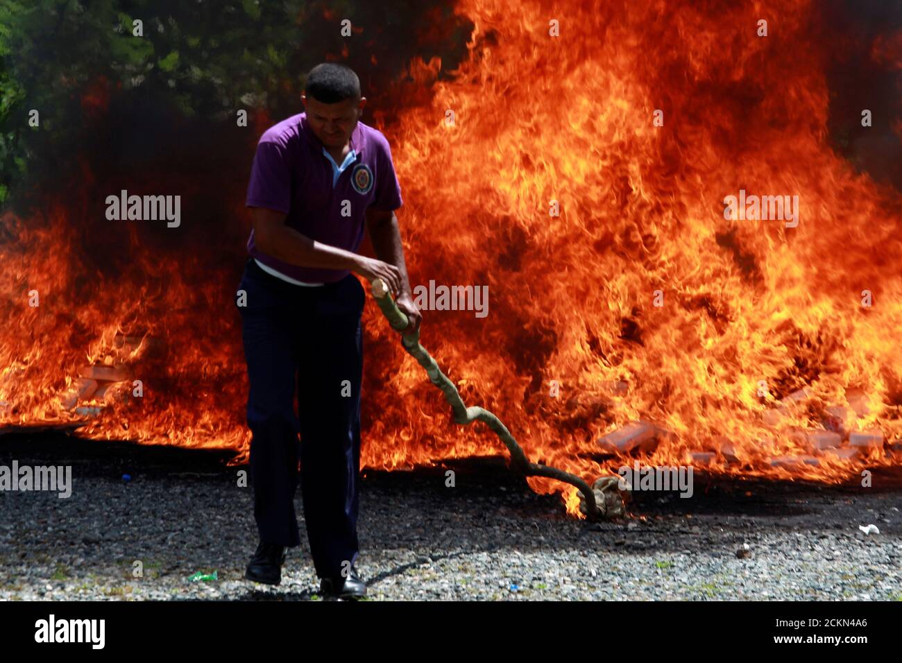 Illegal incineration hi-res stock photography and images - Alamy