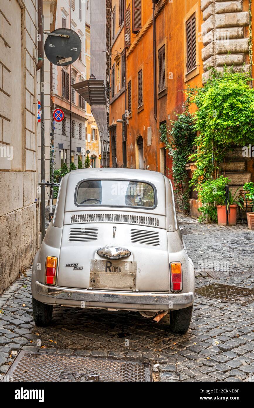 Classic italian car fiat 500 hi-res stock photography and images - Alamy
