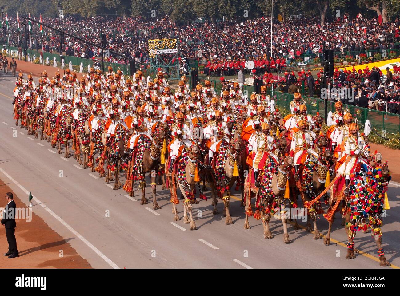India's border security force soldiers hi-res stock photography and ...