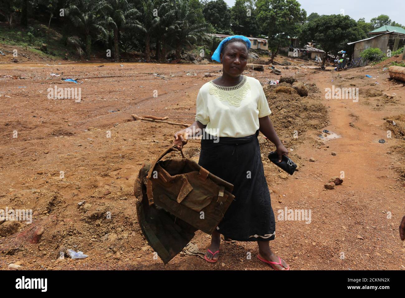Soldier rescuing woman hi-res stock photography and images - Alamy