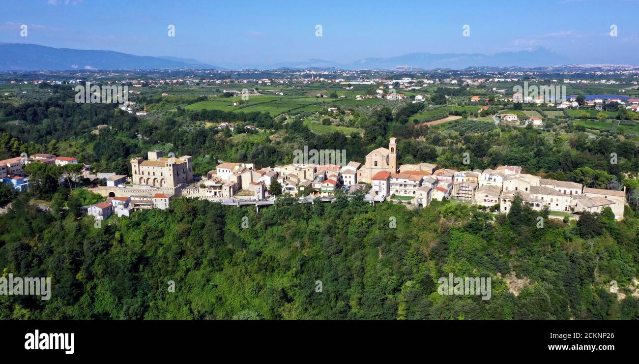 Italian village in abruzzo hi-res stock photography and images - Alamy