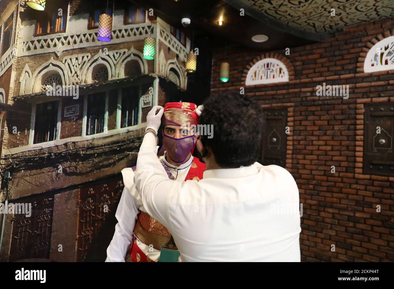 Keffiyeh Mask High Resolution Stock Photography and Images - Alamy