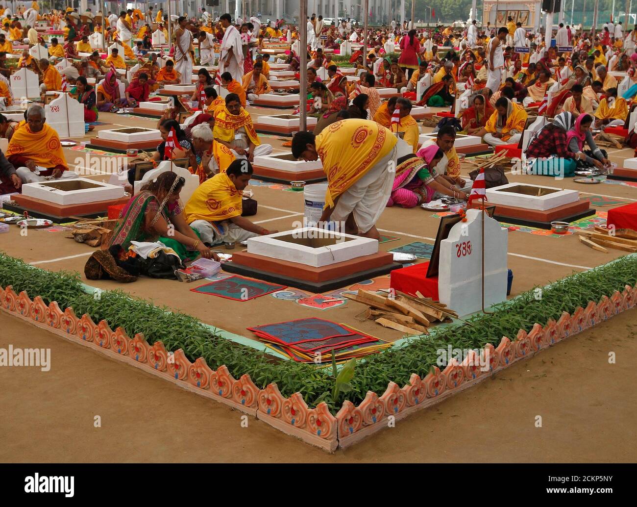 India pits hi-res stock photography and images - Alamy