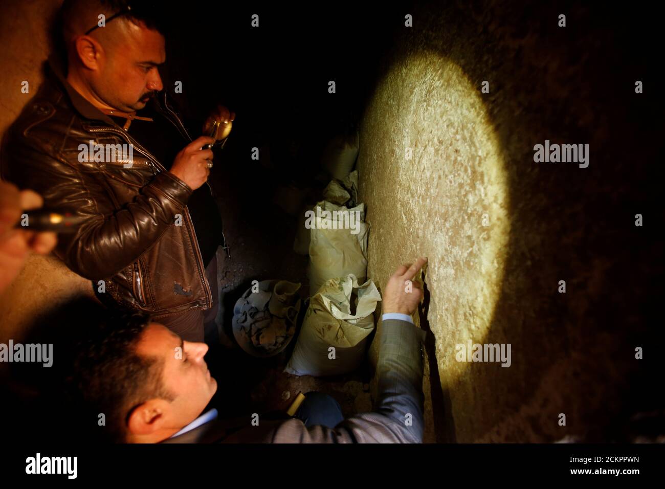 Nabi yunus mosque hi-res stock photography and images - Alamy