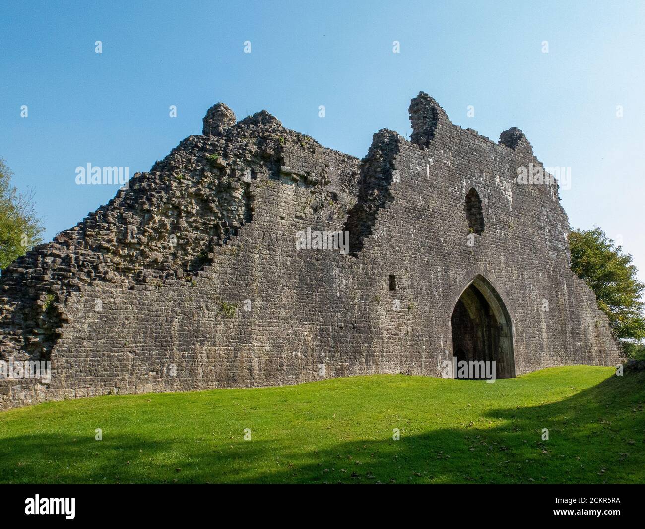 St quentins castle ruins hi-res stock photography and images - Alamy