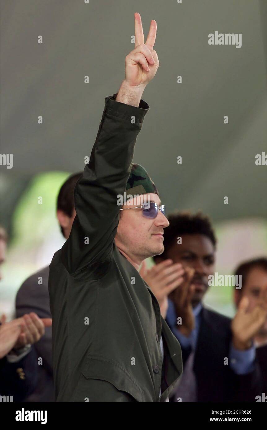 U2 2001 hi-res stock photography and images - Alamy