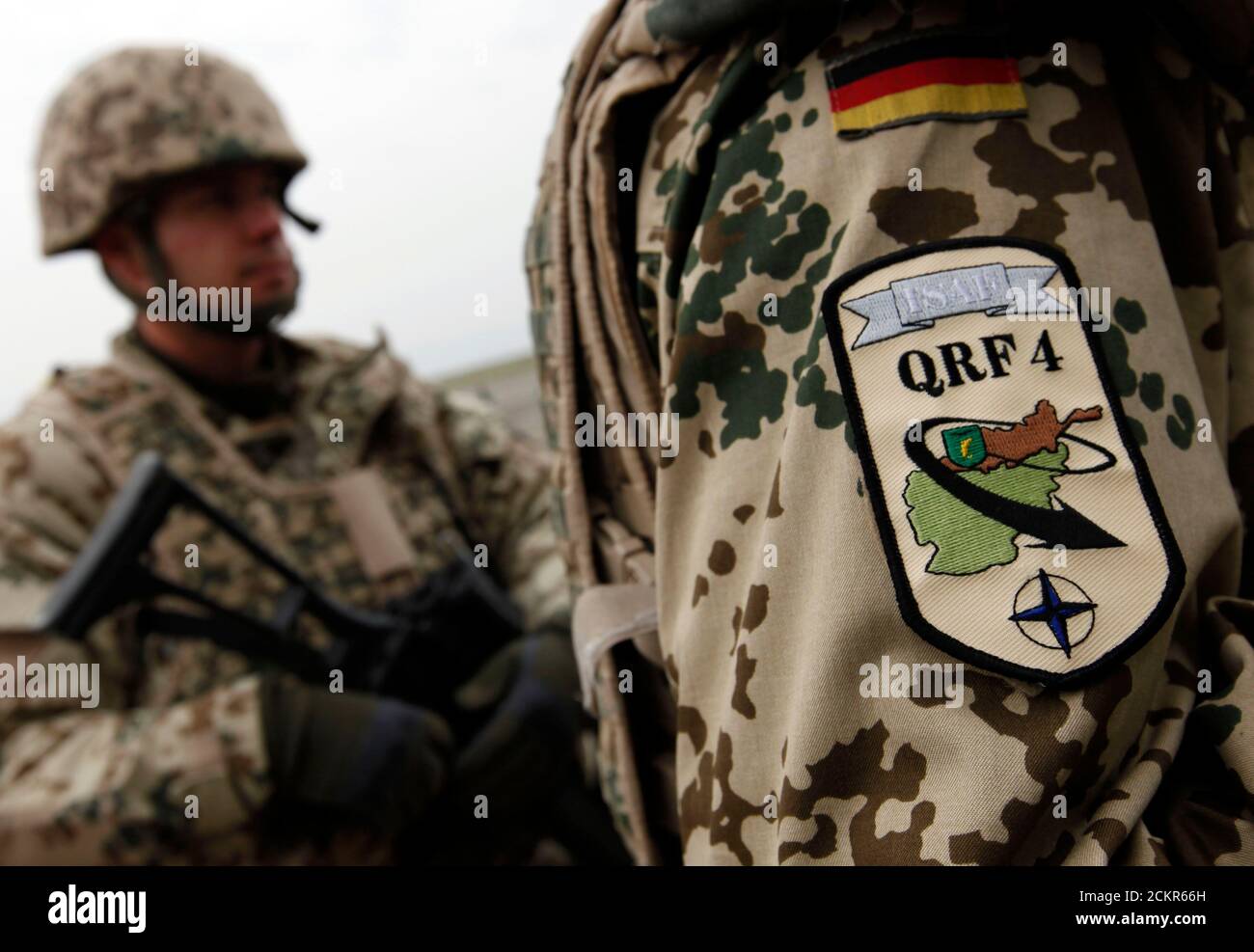 Qrf soldiers hi-res stock photography and images - Alamy