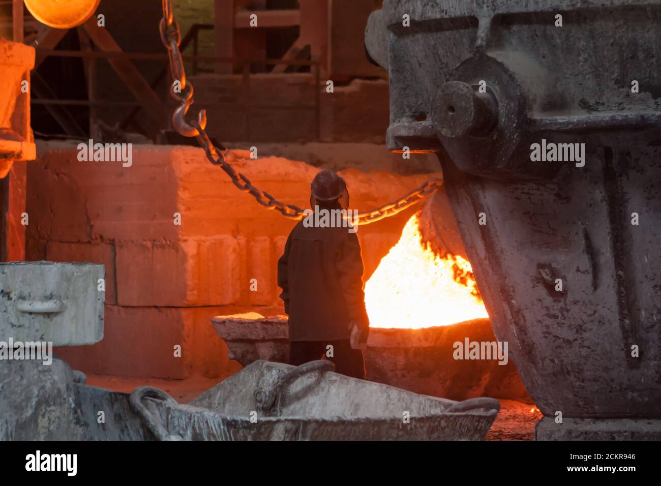 Liquid iron hi-res stock photography and images - Alamy