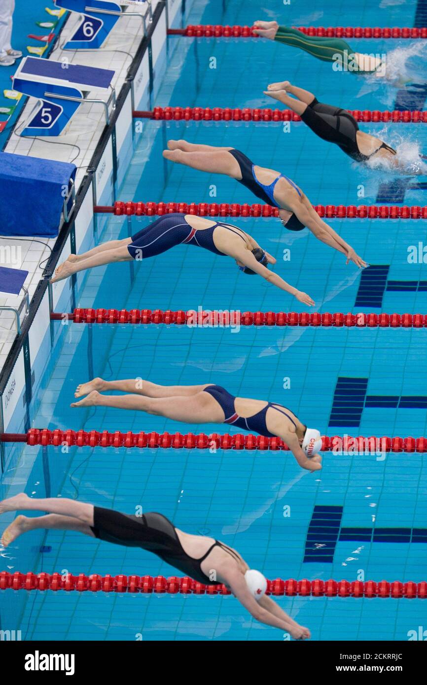 100 meter swim hi-res stock photography and images - Alamy