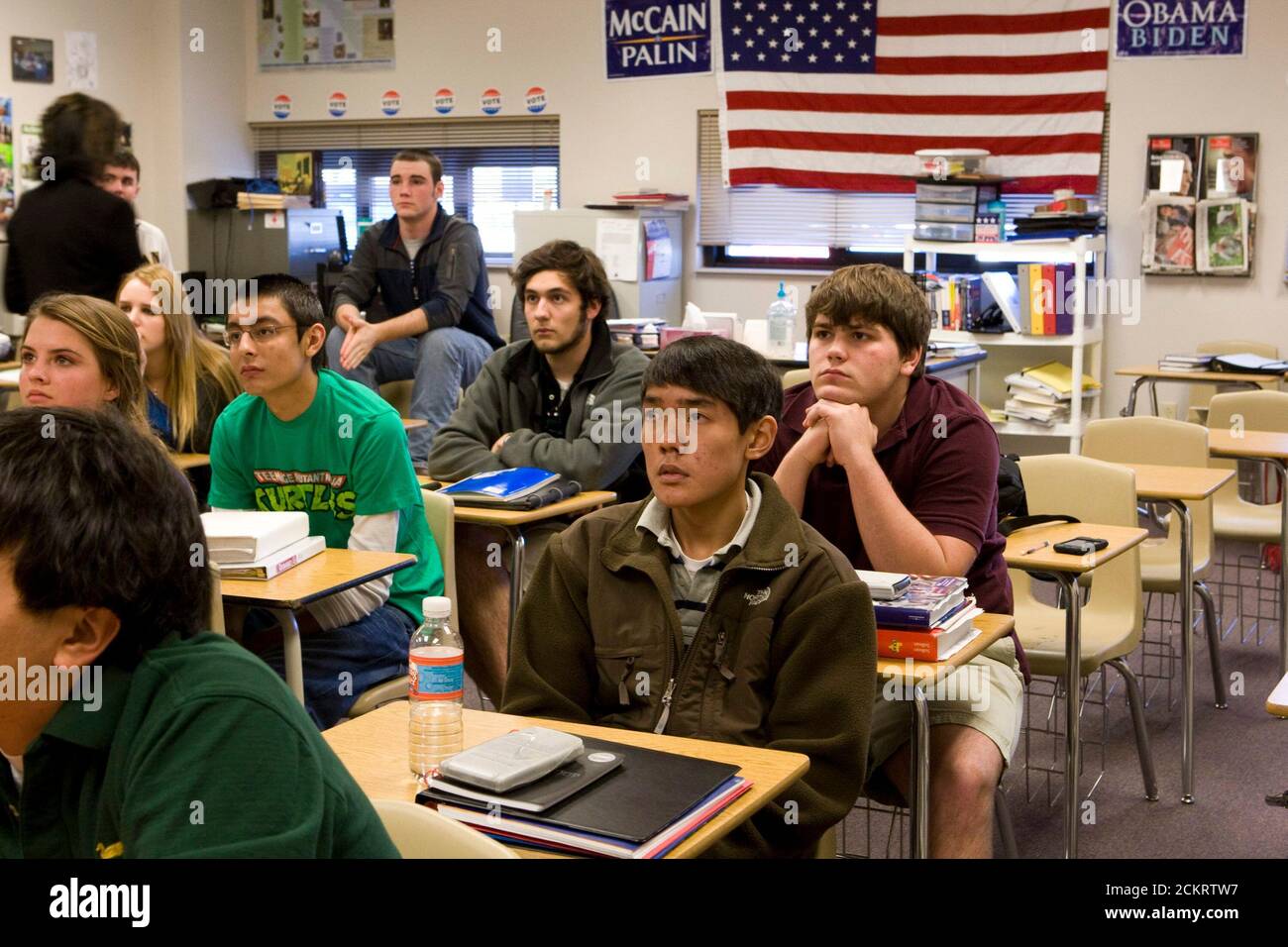 Students in class watching tv hi-res stock photography and images - Alamy