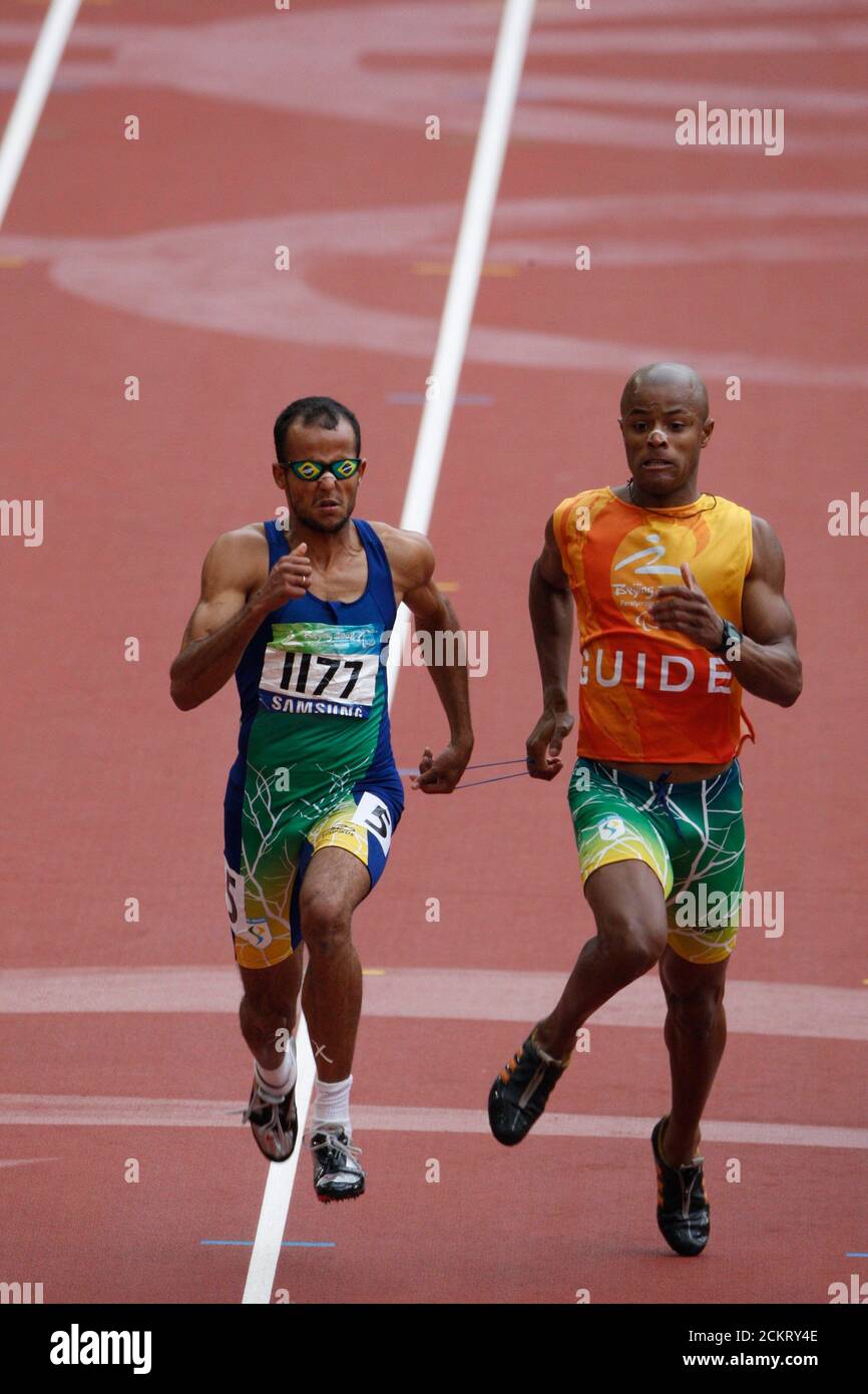 200 Meter Run High Resolution Stock Photography and Images - Alamy