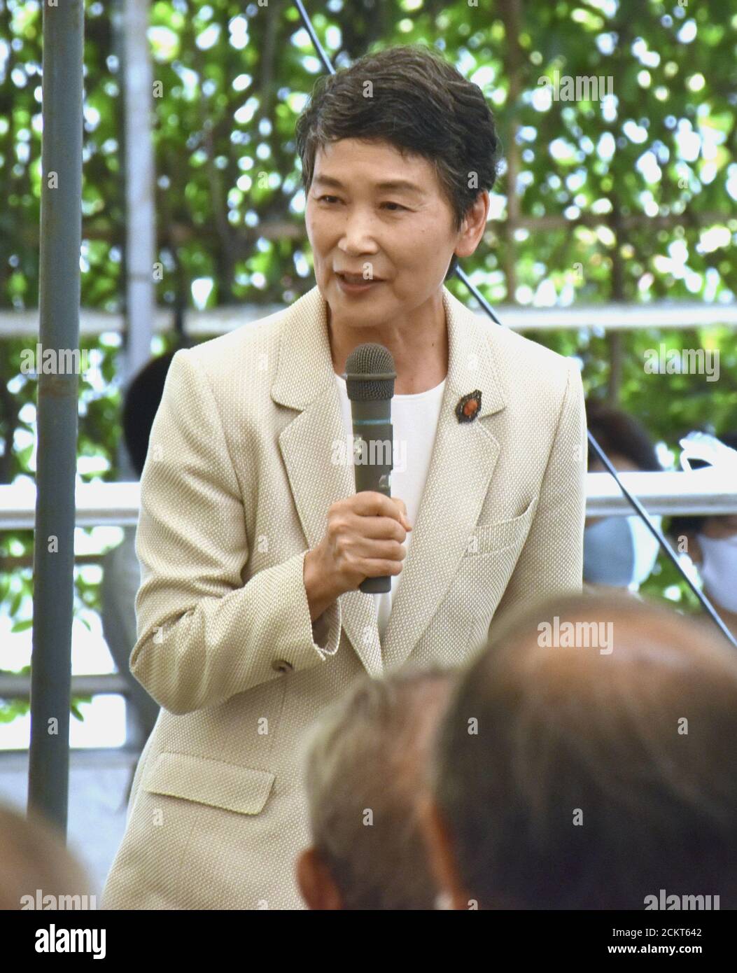 Newly elected Japanese Prime Minister Yoshihide Suga's wife Mariko ...