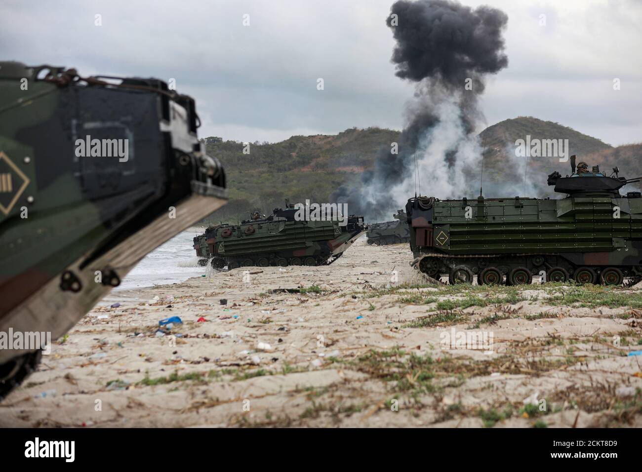 Amphibious tanks hi-res stock photography and images - Alamy