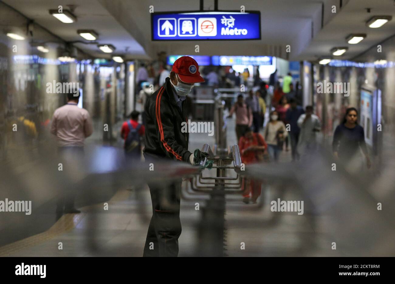 Delhi transportation corporation hi-res stock photography and images ...