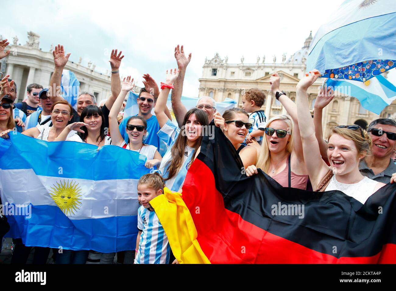 1986 world cup argentina hi-res stock photography and images - Alamy