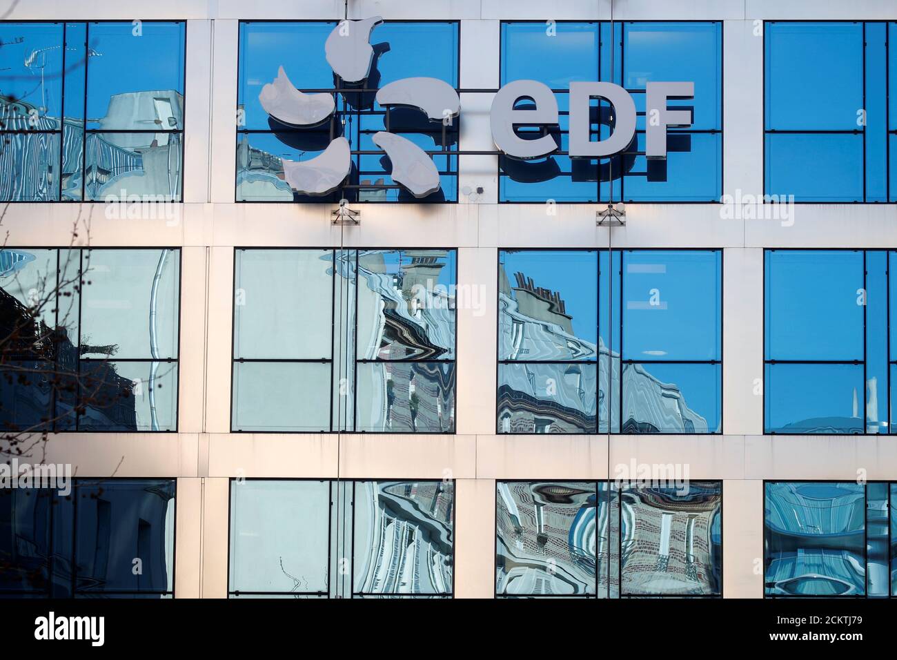 Energy perfor hi-res stock photography and images - Alamy