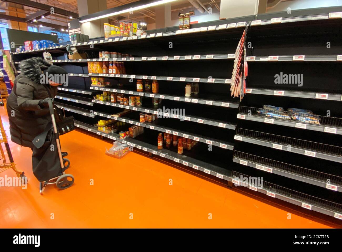Aisle supermarket rice hi-res stock photography and images - Alamy