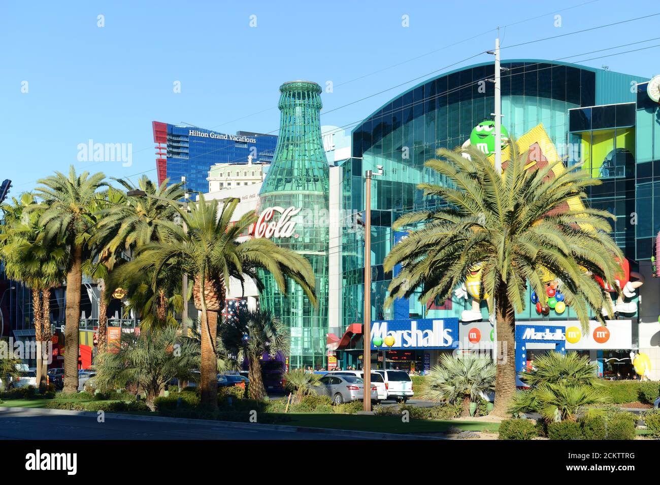 100 foot coca cola bottle hi-res stock photography and images - Alamy