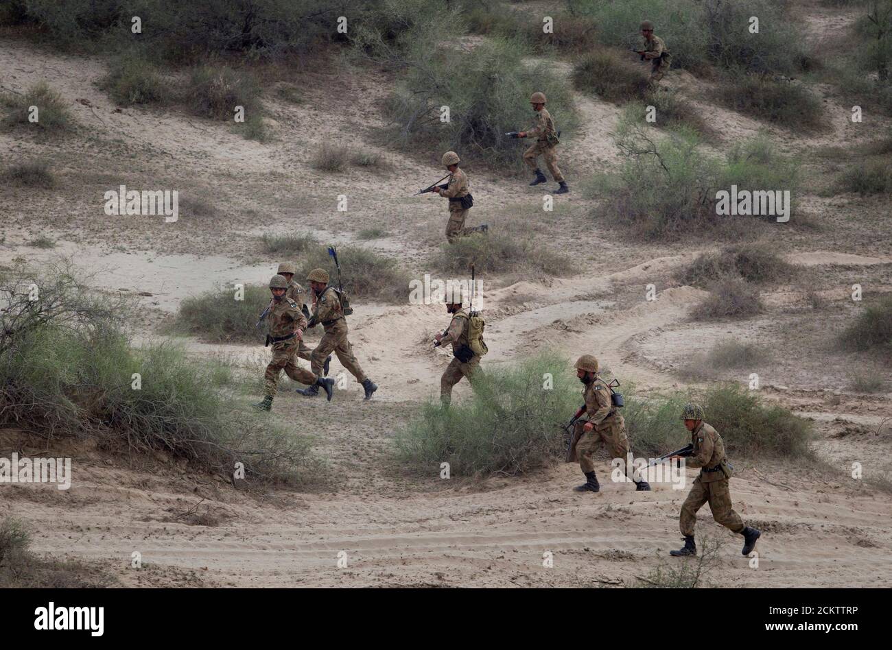 Pakistan army hi-res stock photography and images - Alamy