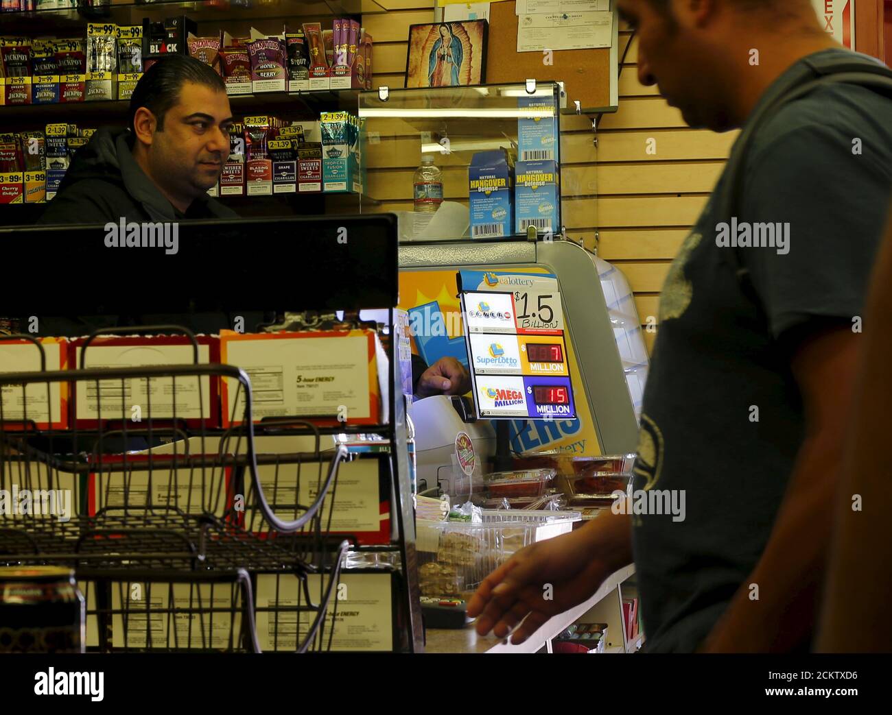 Powerball sign hi-res stock photography and images - Alamy