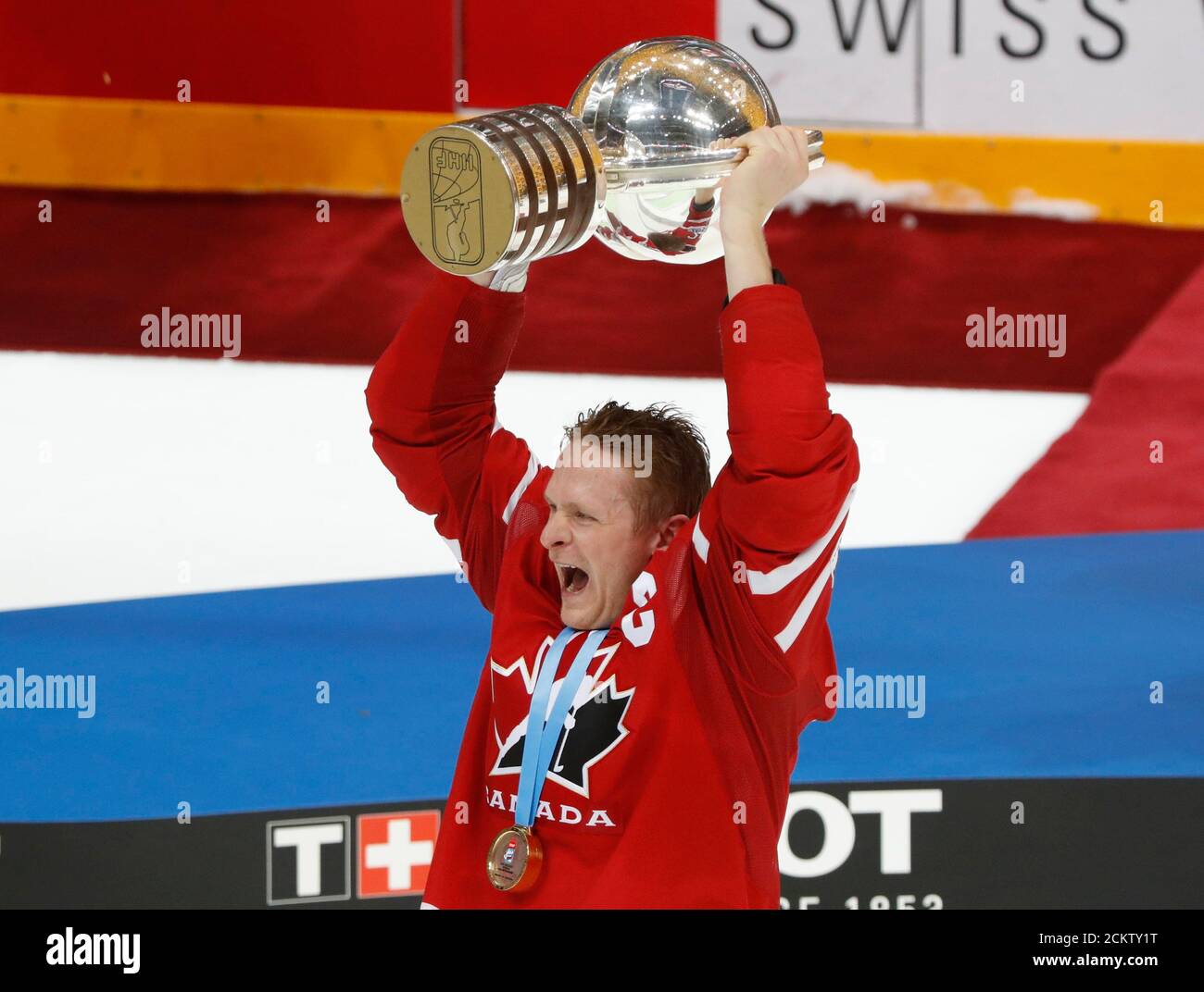 Corey perry trophy hi-res stock photography and images - Alamy
