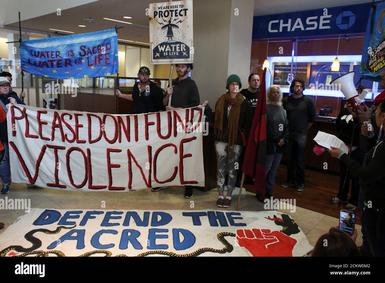 Native american climate activists hi-res stock photography and images ...