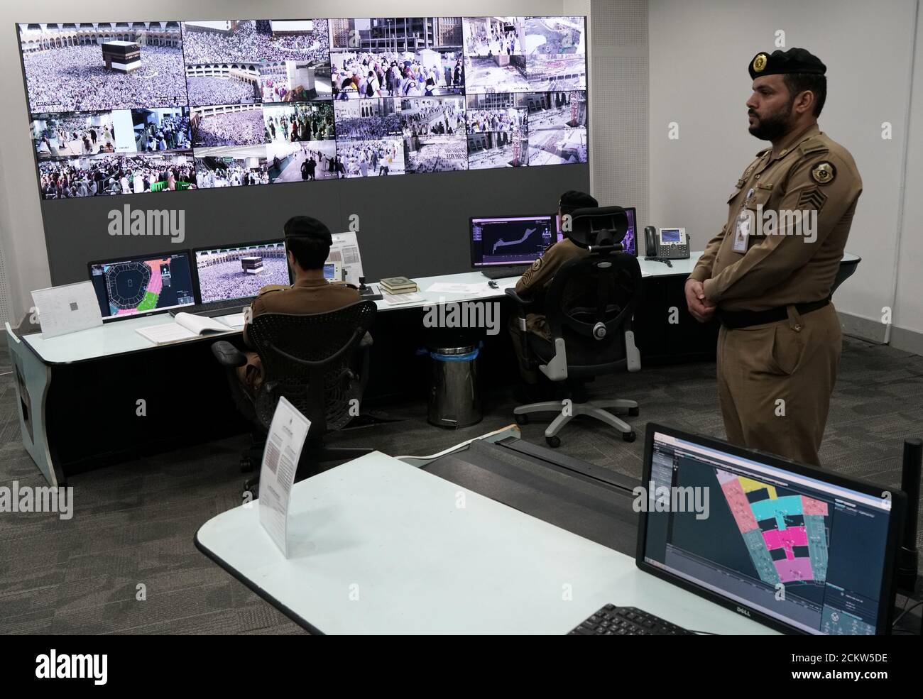 Screens monitors surveillance security hi-res stock photography and ...