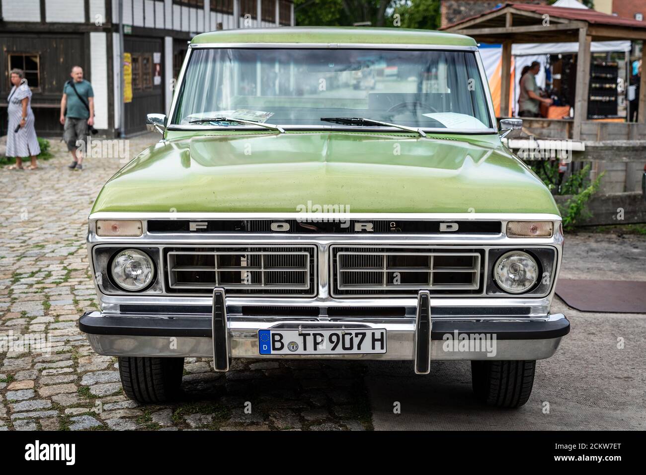 DIEDERSDORF, GERMANY - AUGUST 30, 2020: The full-size pickup truck Ford ...