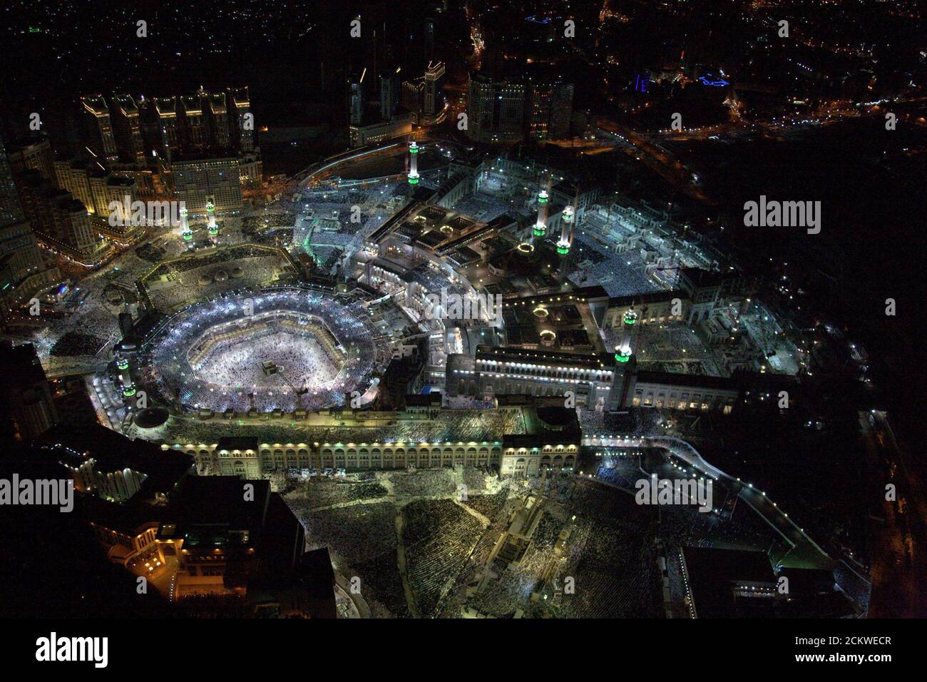 Mecca aerial at night hi-res stock photography and images - Alamy
