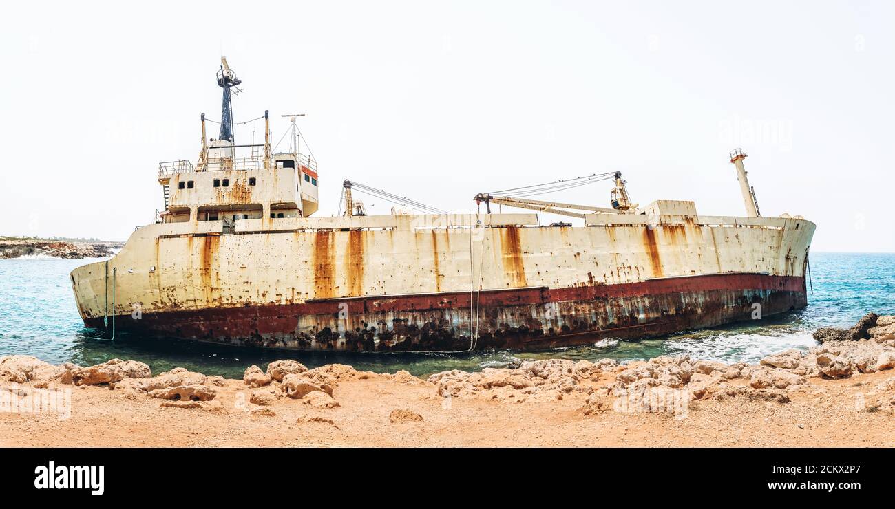 Transportation sea sinking ship water damaged hi-res stock photography ...
