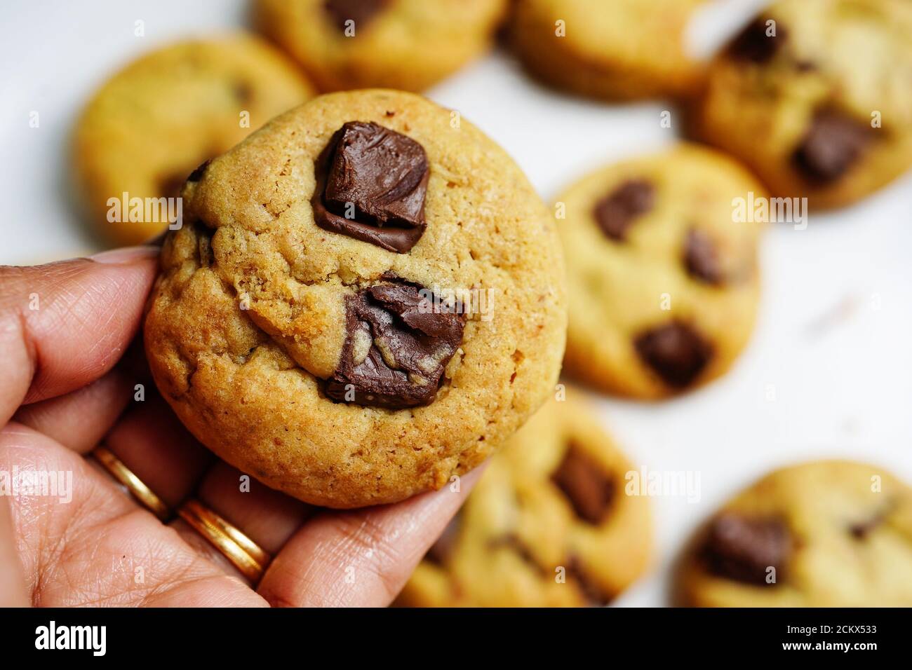 Homemade chewy chocolate chip cookies background Stock Photo - Alamy