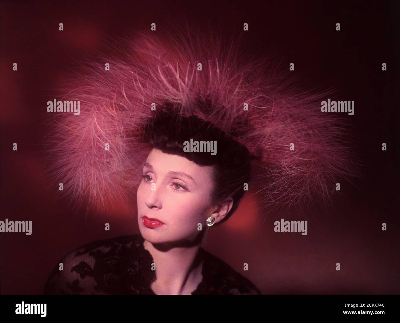 GOOGIE WITHERS circa 1947 Colour Portrait by CHARLES TRIGG Stock Photo ...