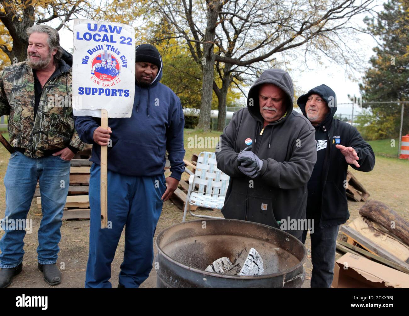 Workers picketing usa 2019 hi-res stock photography and images - Alamy