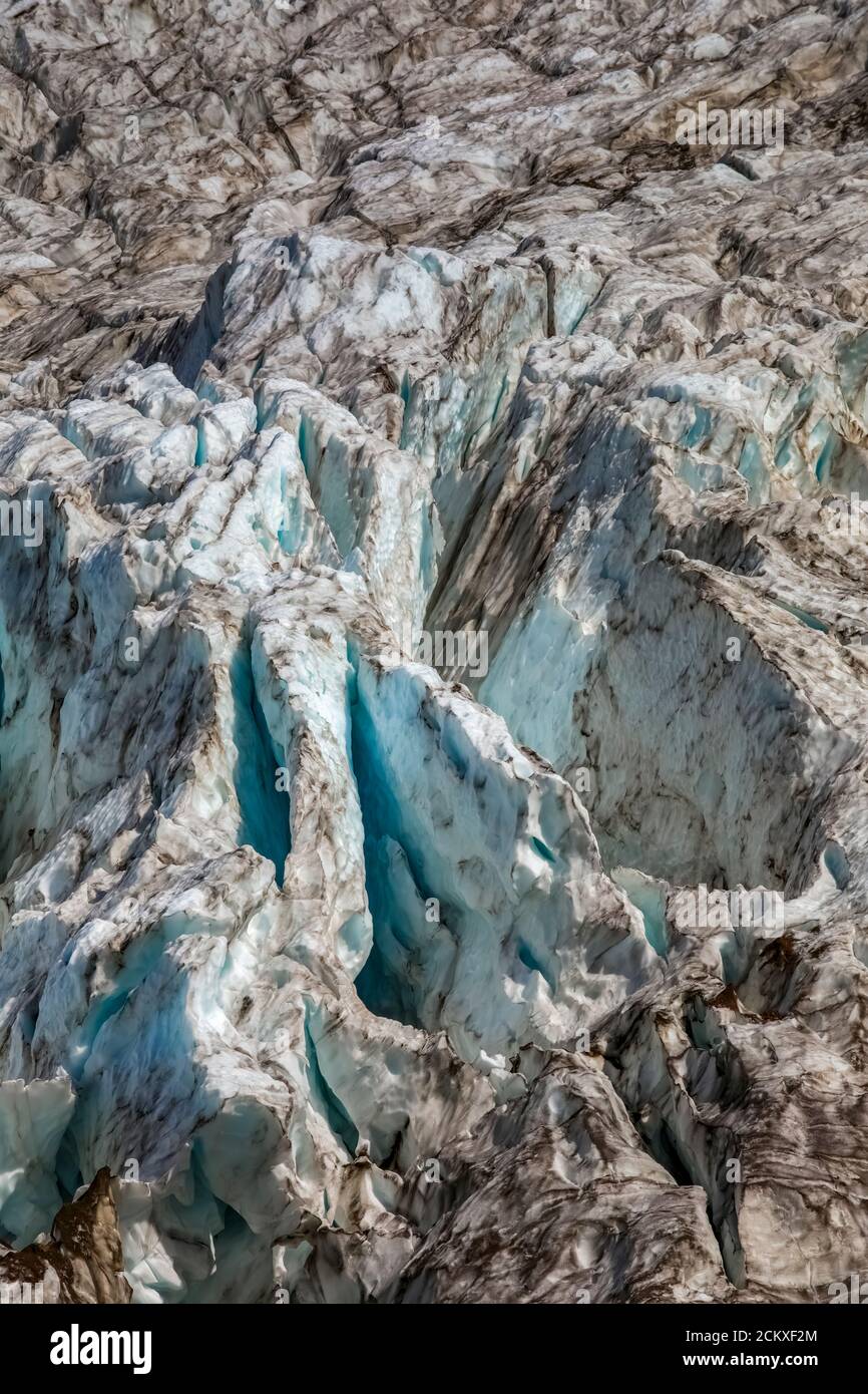 Dramatic Coleman Glacier sliding down from Mount Baker, with icefalls ...