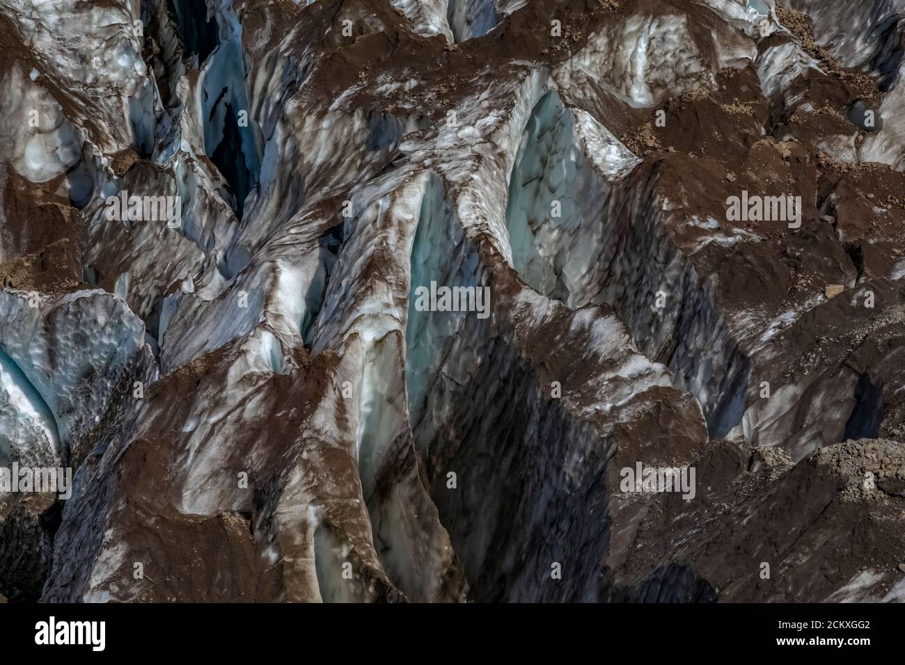 Dramatic Coleman Glacier sliding down from Mount Baker, with icefalls ...
