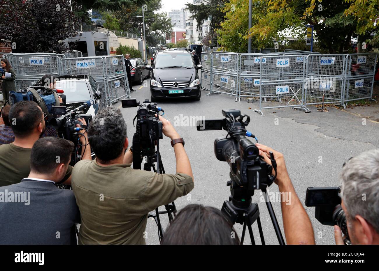 Diplomatic vehicle hi-res stock photography and images - Alamy